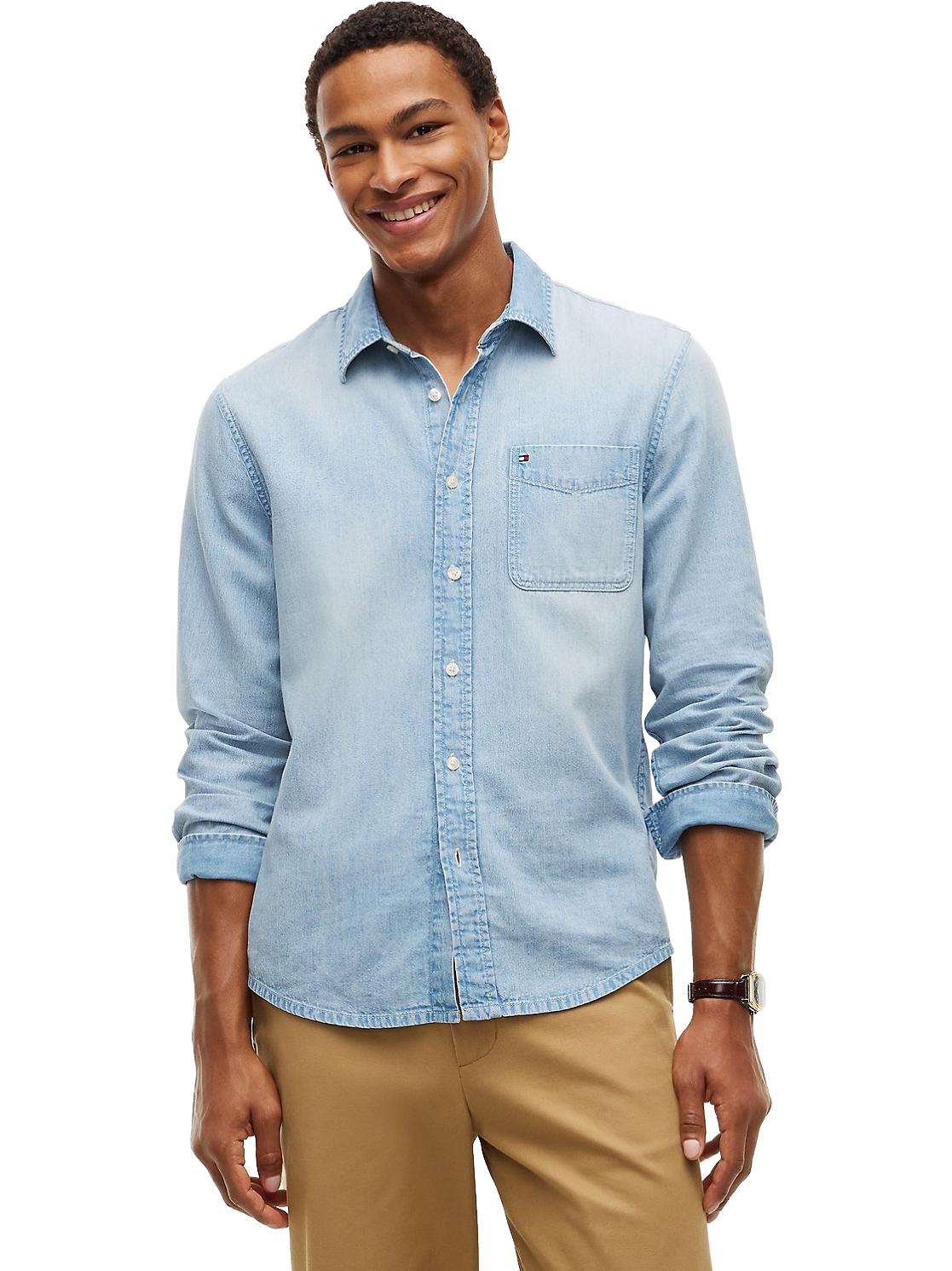 TOMMY HILFIGER men's regular fit chambray pocket shirt -